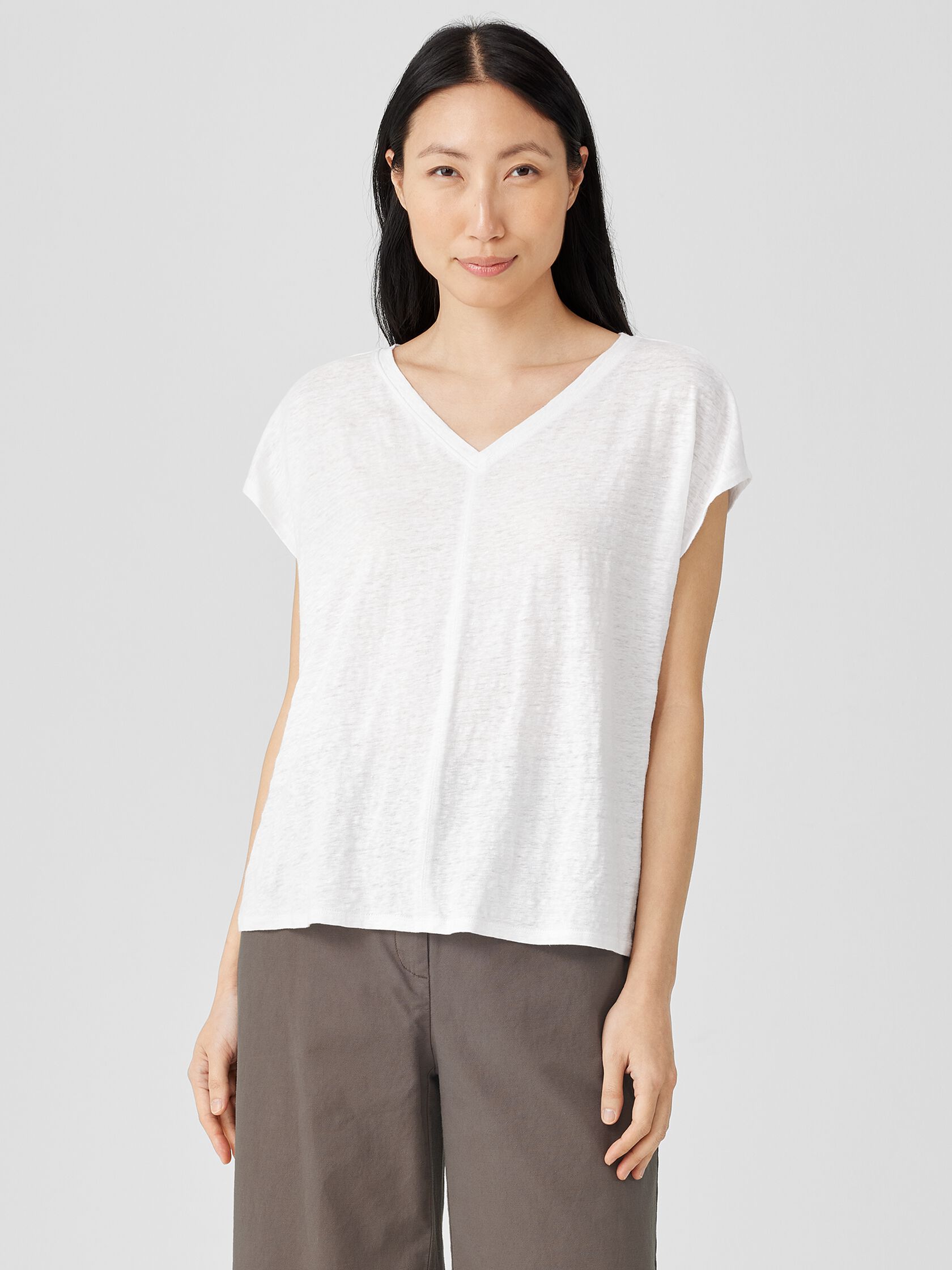 Organic Linen Jersey V-Neck Tee | EILEEN FISHER