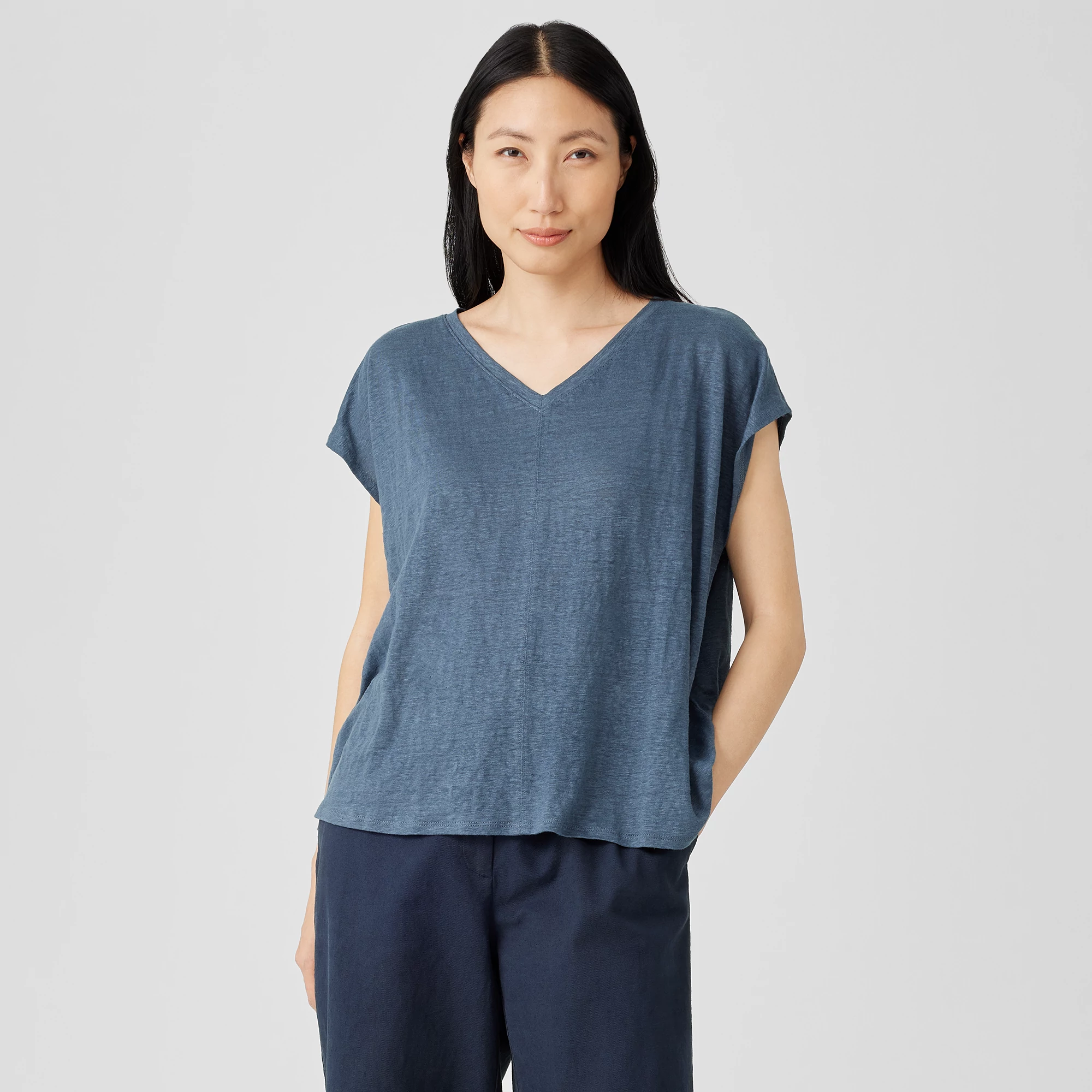Organic Linen Jersey V-Neck Tee | EILEEN FISHER